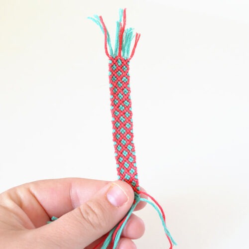 How to Read Friendship Bracelet Patterns ⋆ Dream a Little Bigger
