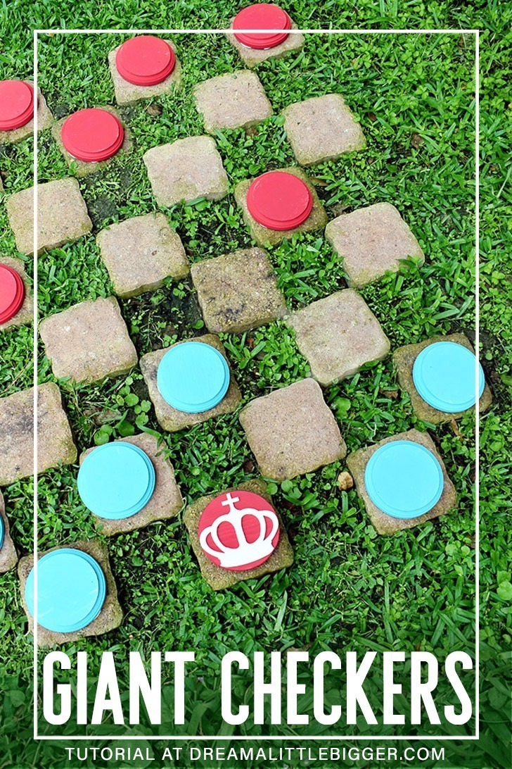 If you love big fun you're going to adore these DIY giant checkers ...