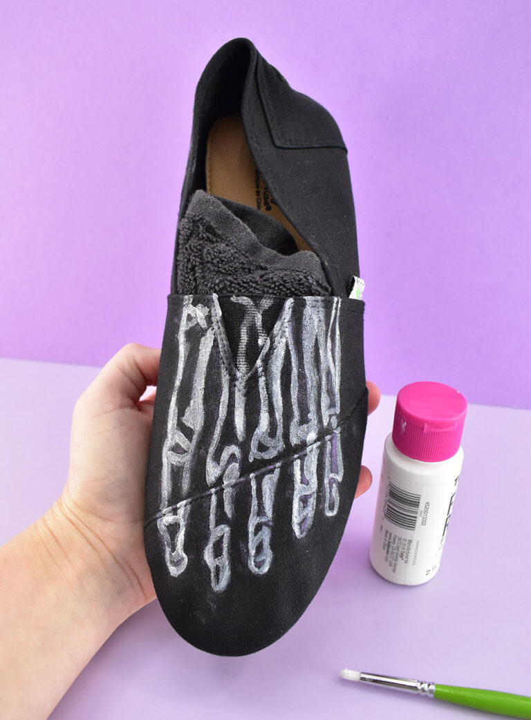 DIY Skeleton Feet Shoes 2 Ways! ⋆ Dream a Little Bigger